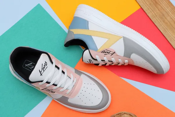 Knoos Men White Colourblocked Sneakers Price in India - Buy Knoos Men ...